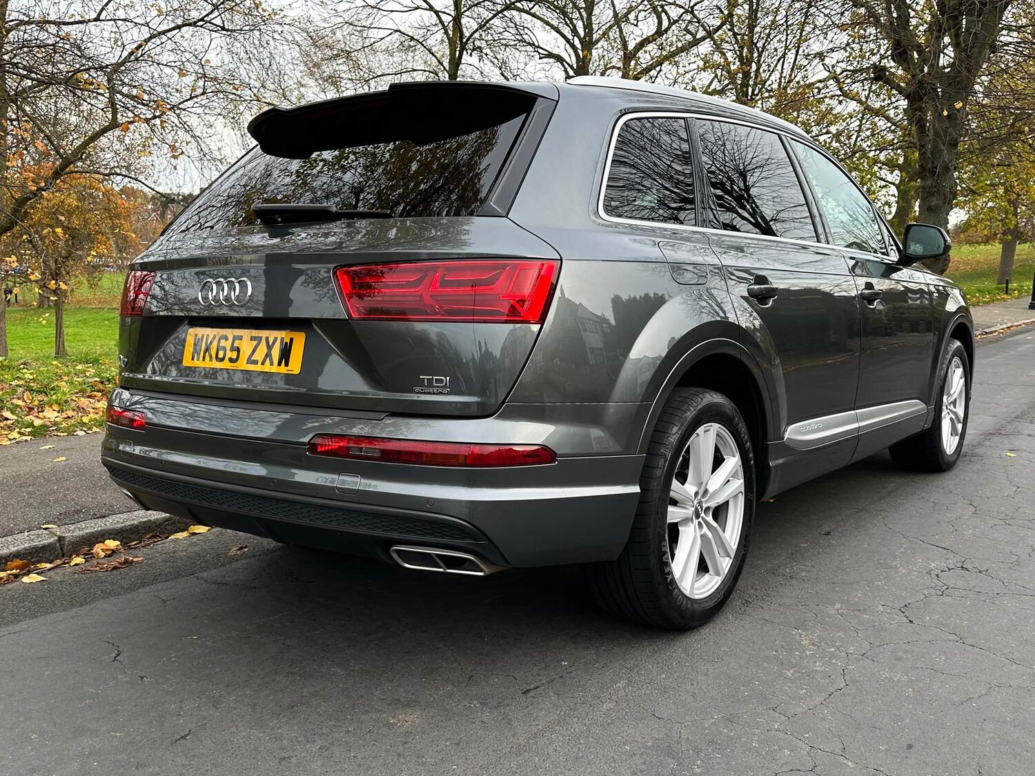 Used AUDI Q7 2016 Grey in Croydon, Surrey | Synergy Motors